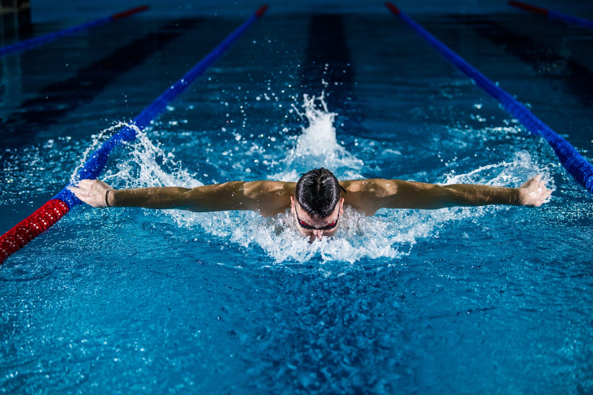 The Best Swimming Style for Back Pain - yourdailysportfix.com