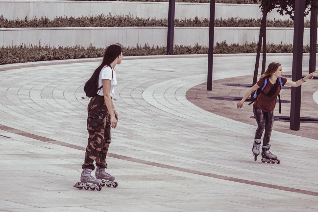 5 Reasons Why You Should Give Rollerblading a Shot