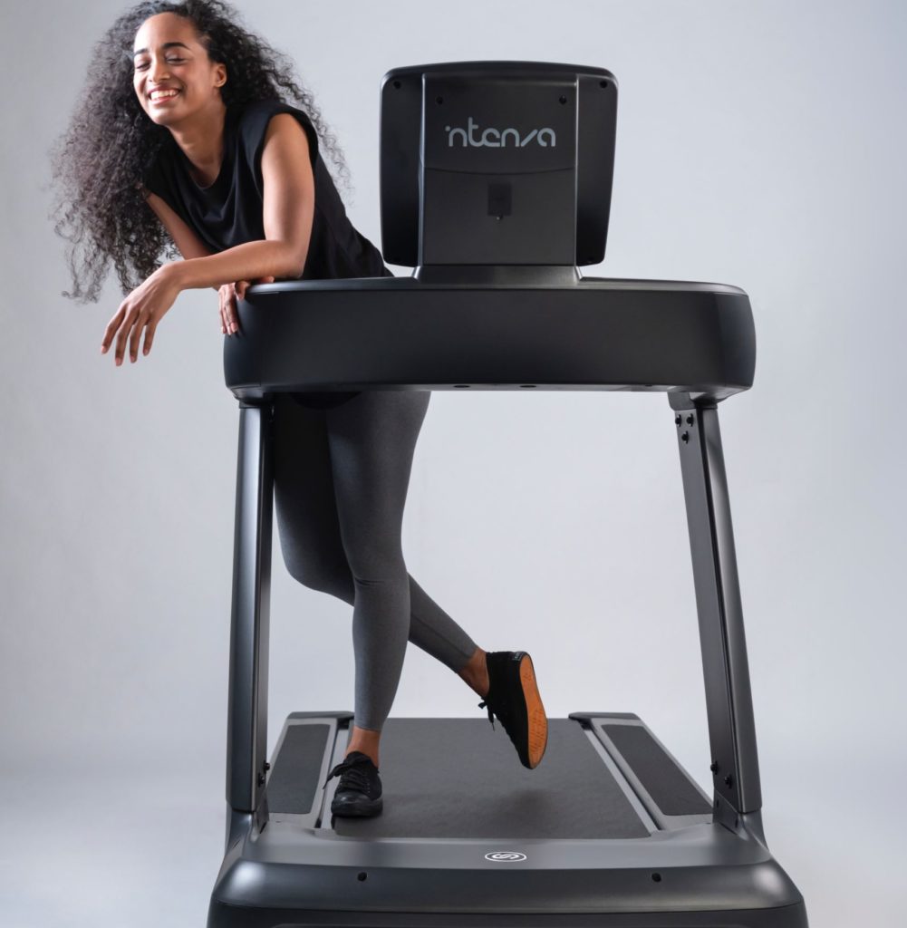 Why You Need To Start Walking Backwards on the Treadmill ...