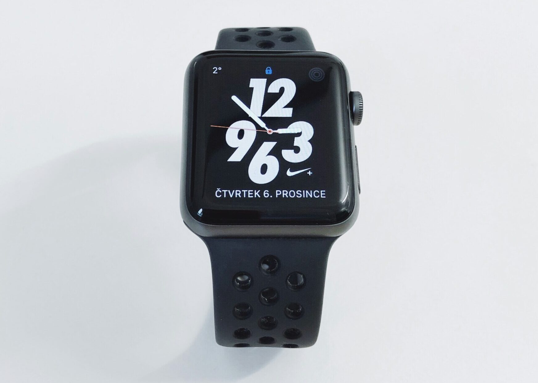 You Should Wear Apple Watches Around Your Ankle According to TikTok ...
